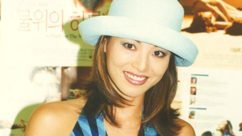 Idol Features – Ladies worthy of a double take