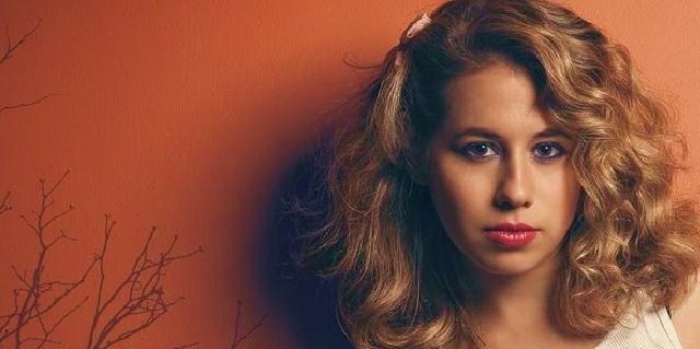 Frances Manzo – Idol Features
