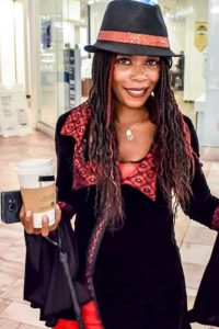 Leslie Lanier – Idol Features